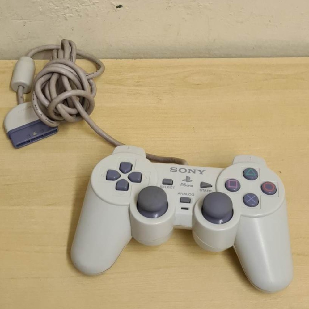 Pre-owned Sony ps1 console Sony playstation one console with controller ...